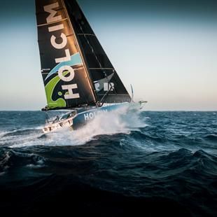 The Ocean Race | Holcim-PRB garde le rythme, le reste de la flotte ...