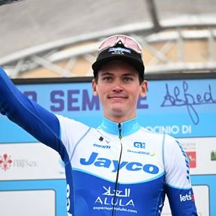 Felix Engelhardt feiert ersten Profisieg - Youngster jubelt in Italien ...