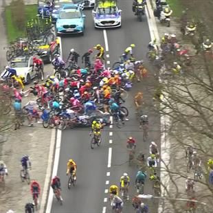 Tour of Flanders - Huge fall at 141km to go - Kerékpár videó - Eurosport