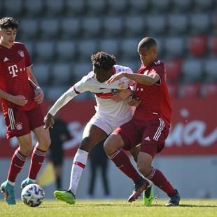 FC Bayern München stattet 18-jähriges Innenverteidiger-Talent Tarek ...