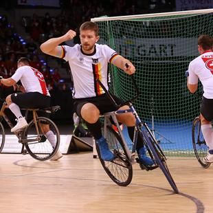 Rad-WM: So funktionieren Kunstradfahren und Radball - die wichtigsten ...