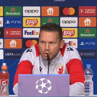 Trainer Barak Bakhar von Roter Stern Belgrad gibt emotionales Israel ...