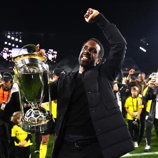 Qui est Wilfried Nancy, le Français devenu le premier coach noir titré ...