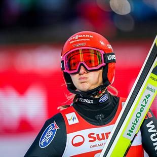 Engelberg: Katharina Schmid bei zweitem Springen weit abgeschlagen ...