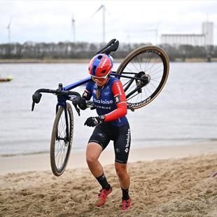 Stagione finita per Shirin van Anrooij: costola rotta, salta i Mondiali ...