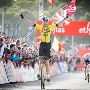 Coppa del Mondo - Van Aert: "Ho un po' di male al polso, poteva andare ...