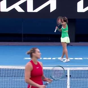 Finale Open d'Australie | Zheng jette un froid avant la finale en allumant Sabalenka à l ...