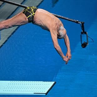 Uluitor! La 100 de ani, Taghi Askari a efectuat o scufundare la ...