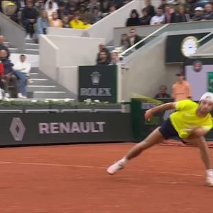 Roland Garros - Machac prestigiatore! Cambia impugnatura e beffa ...