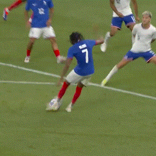 Olympia 2024 - Fußball: FC Bayerns Neuzugang Michael Olise trifft ...