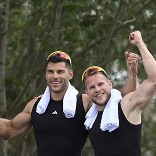 Brutális hajrával olimpiai ezüstérmes a Nádas Bence, Tótka Sándor kajak ...