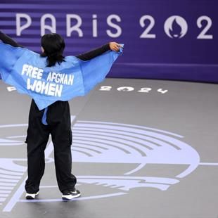 Breaking - Olympia 2024: Afghanisches B-Girl Talash mit klarer ...