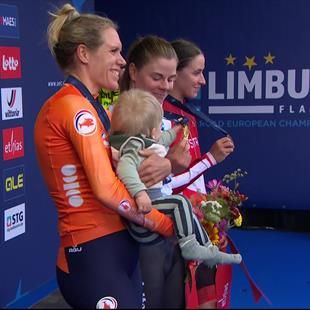 EK wielrennen | Zoontje Ellen van Dijk gaat na tijdrit aan de haal met ...