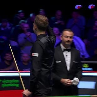 UK Championship | Judd Trump in decider langs John Higgins - Schot laat ...