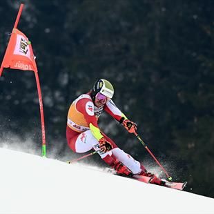 Manuel Feller verpasst beim Riesenslalom in Alta Badia wieder den ...