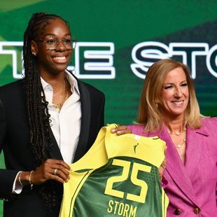 WNBA - Dominique Malonga choisie en deuxième position de la draft 2025 ...