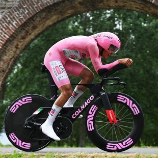 Regen sorgt für ungleiche Verhältnisse beim Giro-Zeitfahren auf der 10 ...