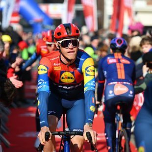 Soderqvist troeft ploeggenoot Pedersen af en pakt tijdrit in Ronde van ...