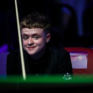 Wuhan Open: Judd Trump schlägt Jack Lisowski im Kumpel-Duell - Junioren ...