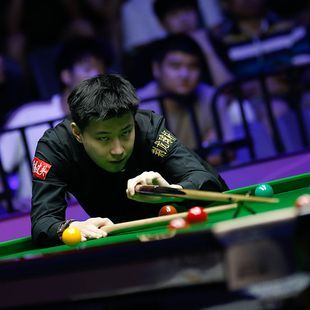 Zhao naar laatste 32 na zege in 46 minuten op Chadha - Trump, Selby en ...