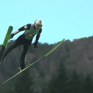 Skok Kamila Stocha z 3. serii niedzielnego konkursu Letniego Grand Prix ...