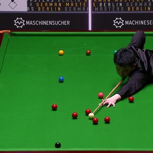 Si Jiahui locht bei den German Masters im Match gegen Judd Trump eine ...