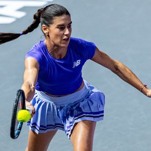 La ce oră joacă Sorana Cîrstea cu Daria Snigur în semifinalele ...