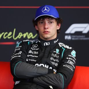 Kimi Antonelli si ritira per guasto a Barcellona: "Mi sento vuoto ...