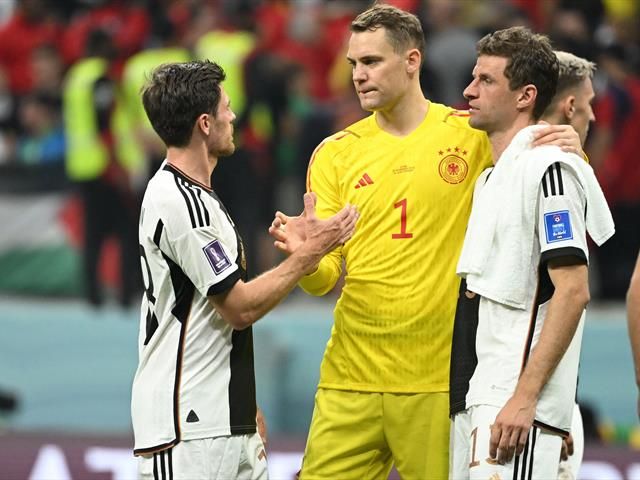 WM 2022: Hansi Flick spricht erstmals über die Zukunft von Manuel neuer ...