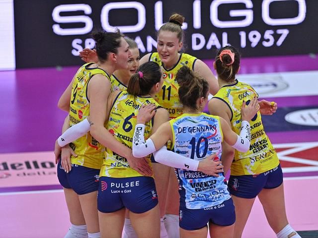 Coppa Italia - Conegliano travolge 3-0 Cuneo e vola in semifinale. Haak ...