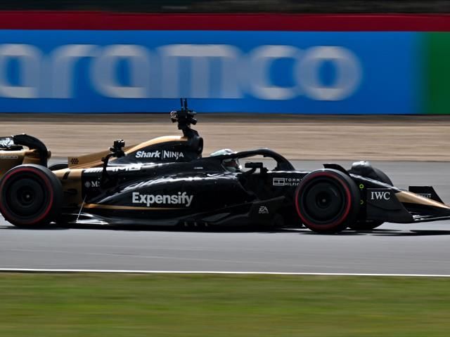 Apex GP, il team di F1 con Brad Pitt al volante per le riprese di un ...