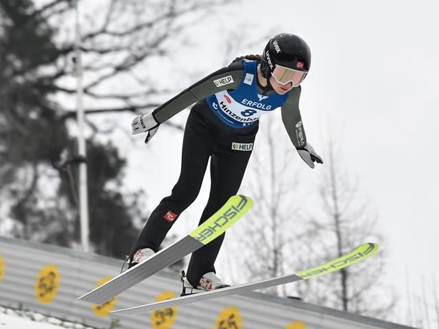 Skisprungtalent Ingvild Synnoeve Midtskogen gewinnt Intercontinental ...