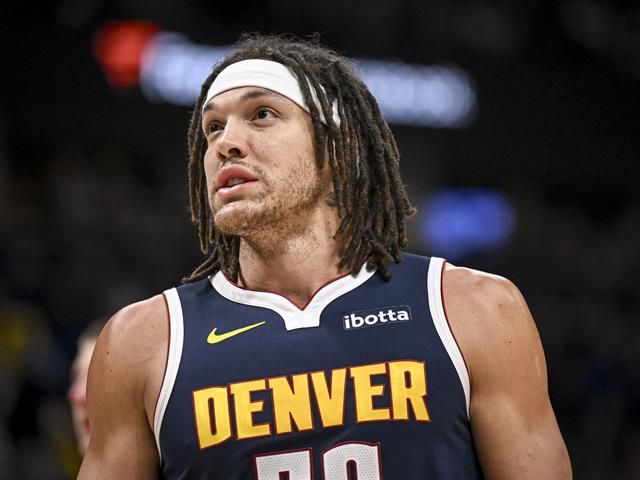 Aaron Gordon morso da un cane al volto e a una mano: l'ala dei Denver ...