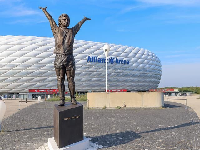 FC Bayern München: Sepp Maier fordert Statue für Franz Beckenbauer ...