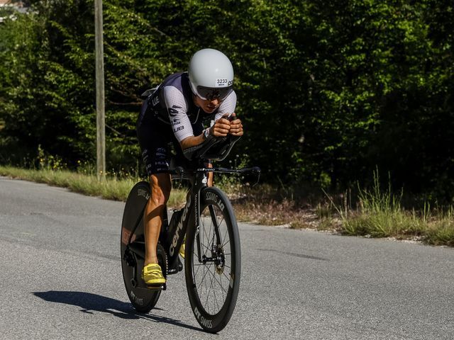 Anne Haug muss bei Triathlon-WM in Nizza nach 400 Metern wegen Plattfuß ...