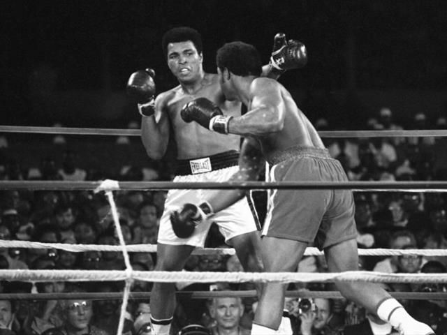Muhammad Ali schlägt George Foreman im Rumble in the Jungle 1974 im ...