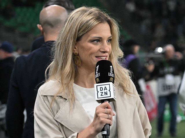 Ligue 1 - Marseille Auxerre (1-3) : La journaliste de DAZN, Ambre ...