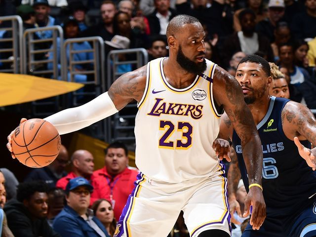 Basketballer LeBron James schrijft opnieuw geschiedenis - Nu ook speler ...