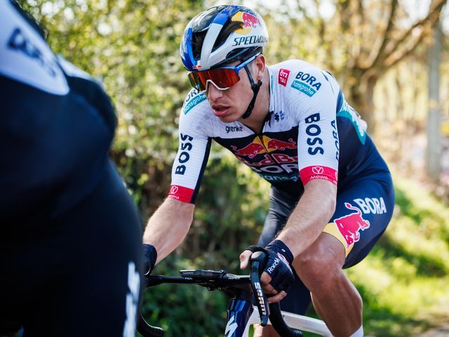 Lead-out Danny van Poppel verrast met etappewinst en leiderstrui in ...