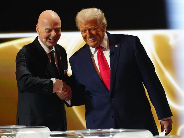 FIFA vor Start der WM 2026 in der Kritik: Trump-Anbiederung "auf ...