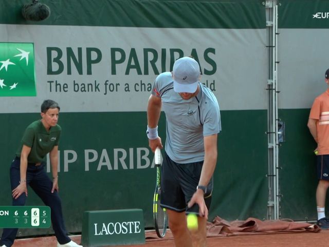 Raphael Collignon wint overtuigend bij debuut op Roland Garros ...