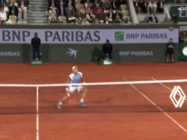 Matteo Berrettini con il compasso! Lob millimetrico, Matteo Arnaldi ...