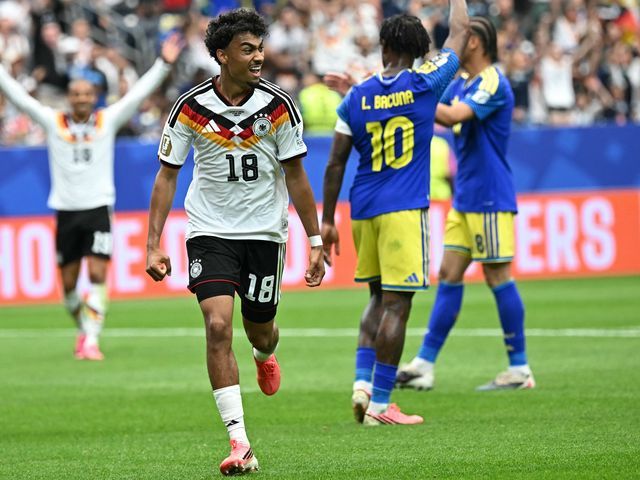 WM-Debütant Brown nach Tor für Deutschland gegen Curaçao überglücklich ...